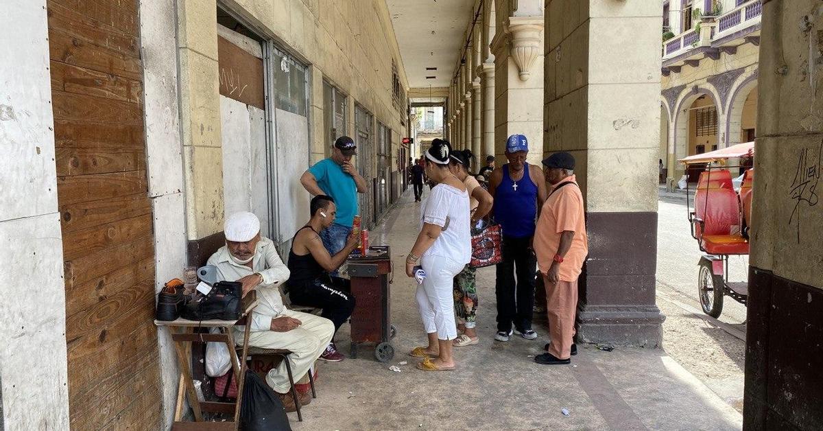 "¿Quién me va a traer comida si no puedo salir?"