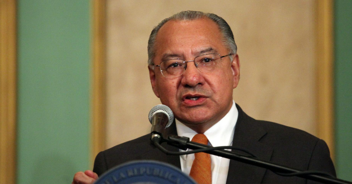 El ex diplomático de EE UU Manuel Rocha confiesa haber sido un espía al ...