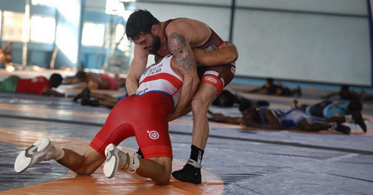 Los luchadores cubanos Luis Orta y Gabriel Rosillo, incluidos en un ...