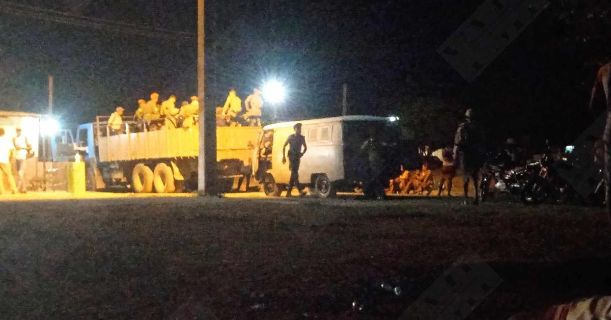 El régimen despliega sus 'boinas rojas' contra una manifestación por ...