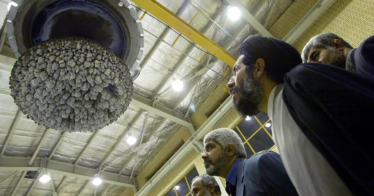 Irán acelera su producción de uranio altamente enriquecido, según el OIEA