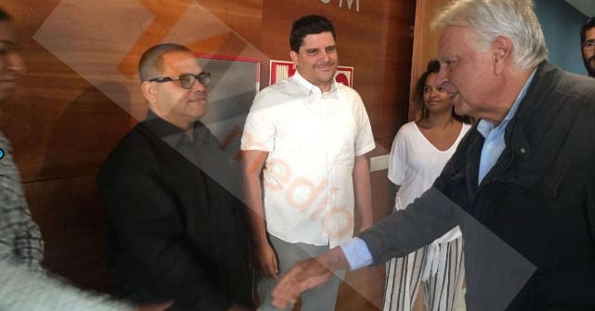 El agente 'Fernando' insistió en acercarse a Felipe González y le ...