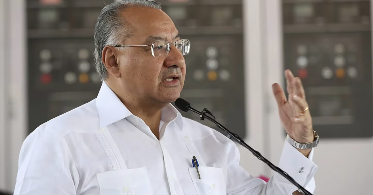 Sentencian a 15 años al ex embajador de EE UU Víctor Rocha por el caso ...