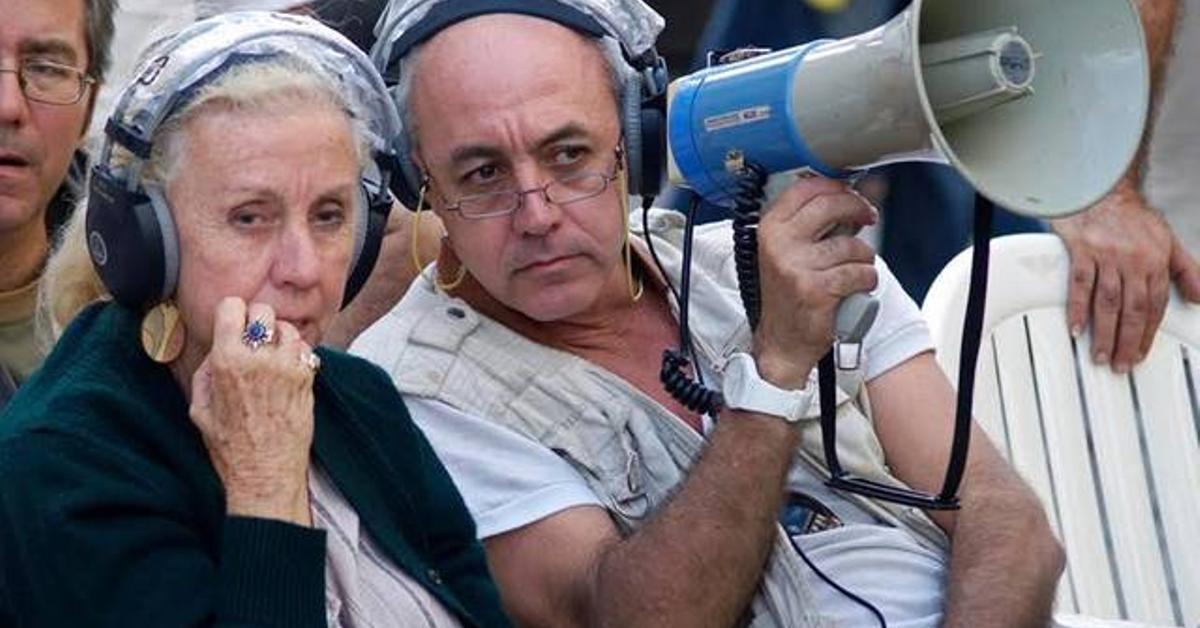 Cremata estrena obra de teatro en internet